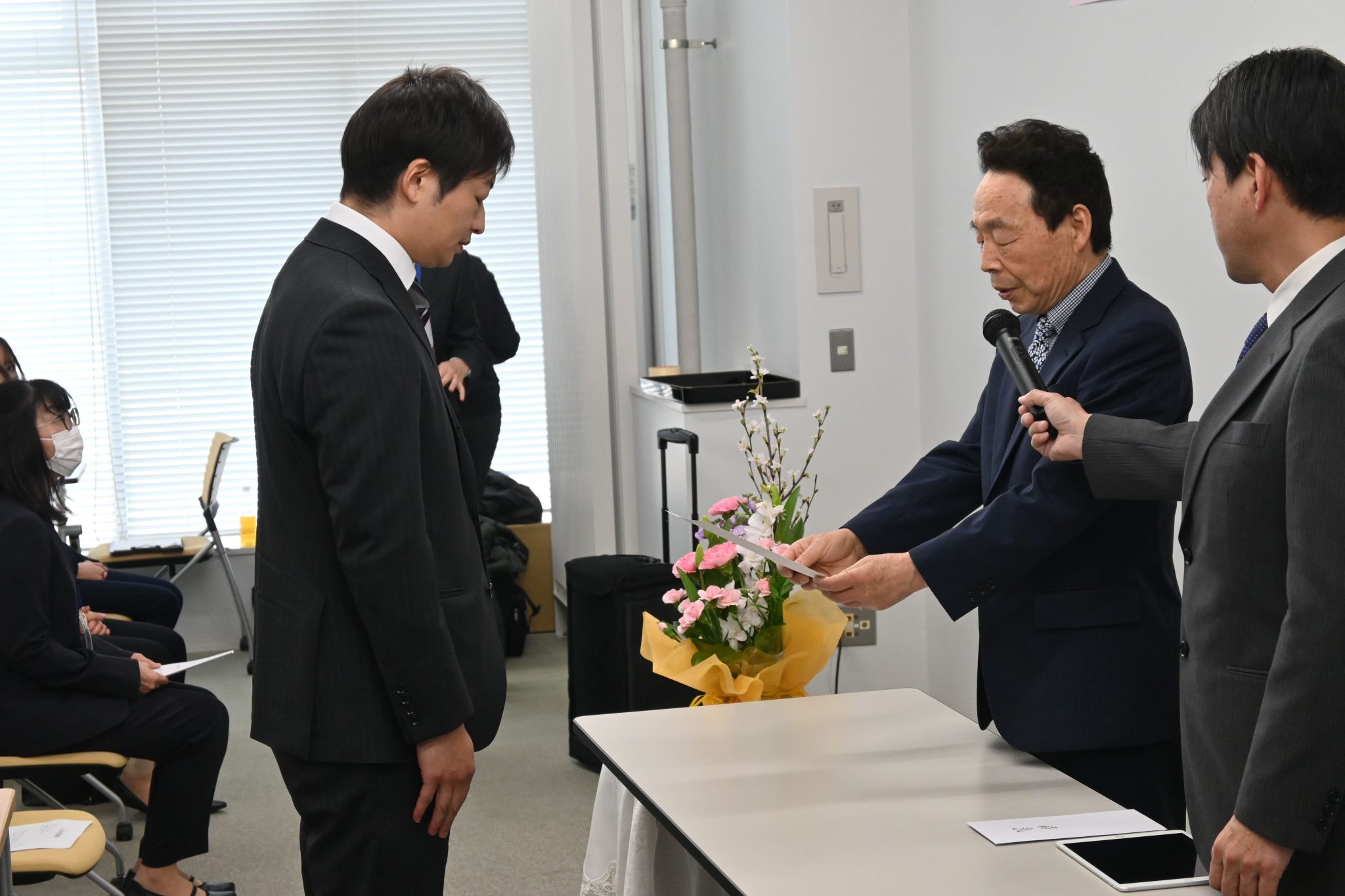 【2024年3月】入社式を開催しました – Radianceware